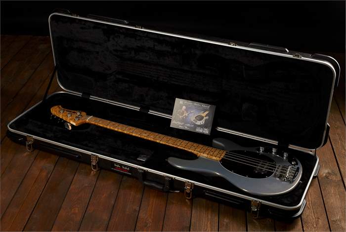 MUSIC MAN 2013 StingRay Classic 4 PDN Sledge E-Bass | Kytary.at