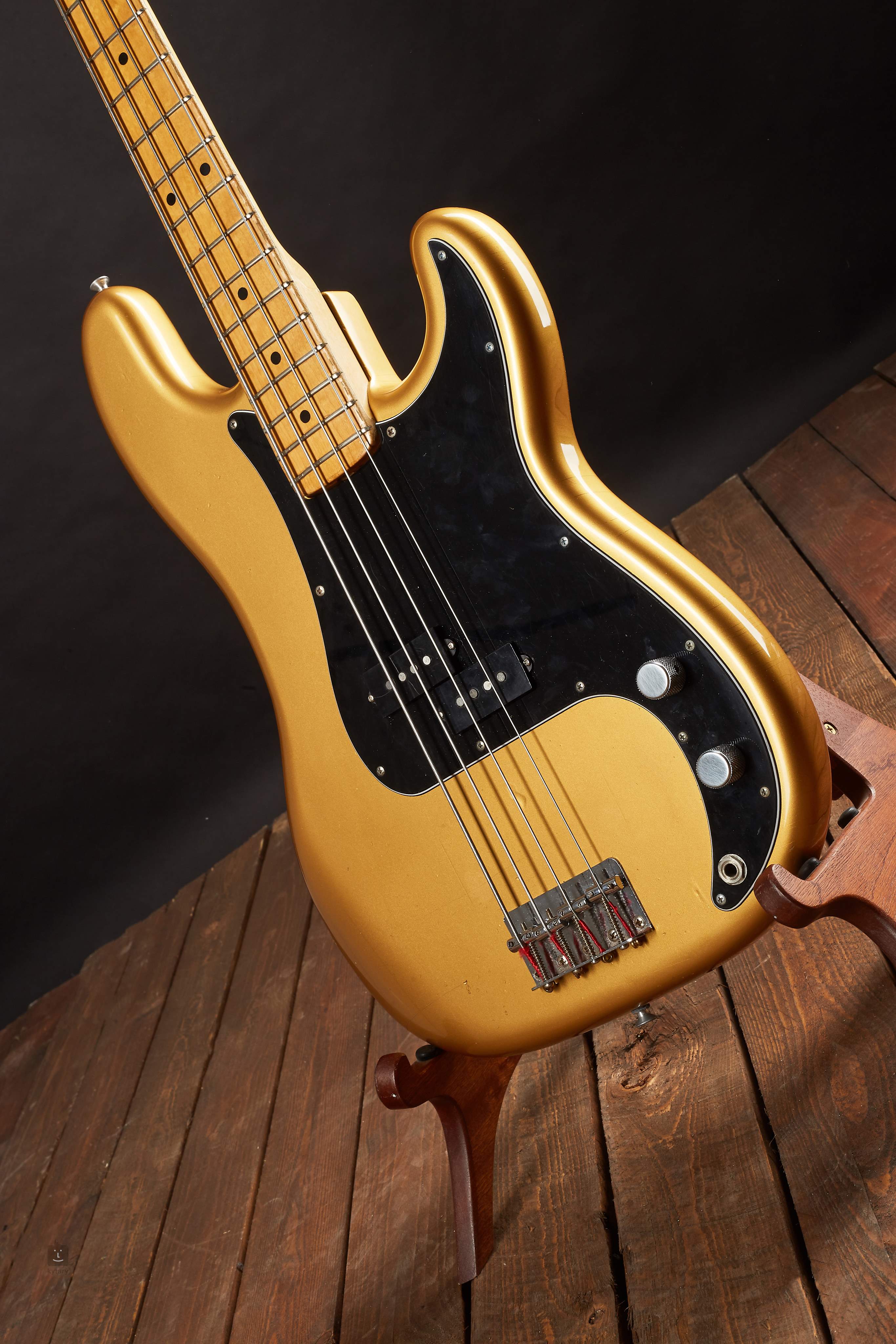 FENDER 1975 Precision Bass MOD Refinish E-Bass | Kytary.de