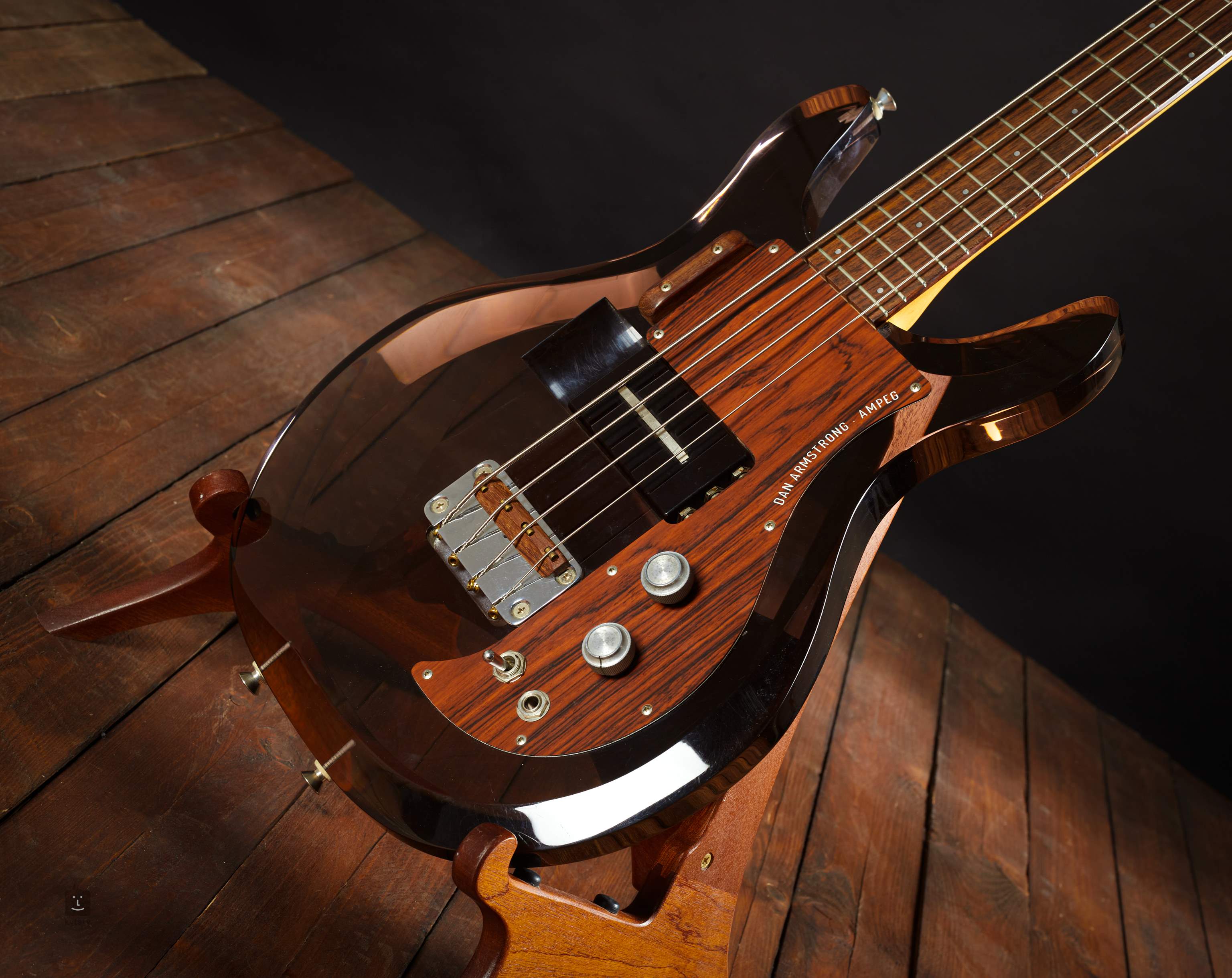 AMPEG 1998 Dan Armstrong Lucite Bass Reissue Basse électrique | Kytary.fr