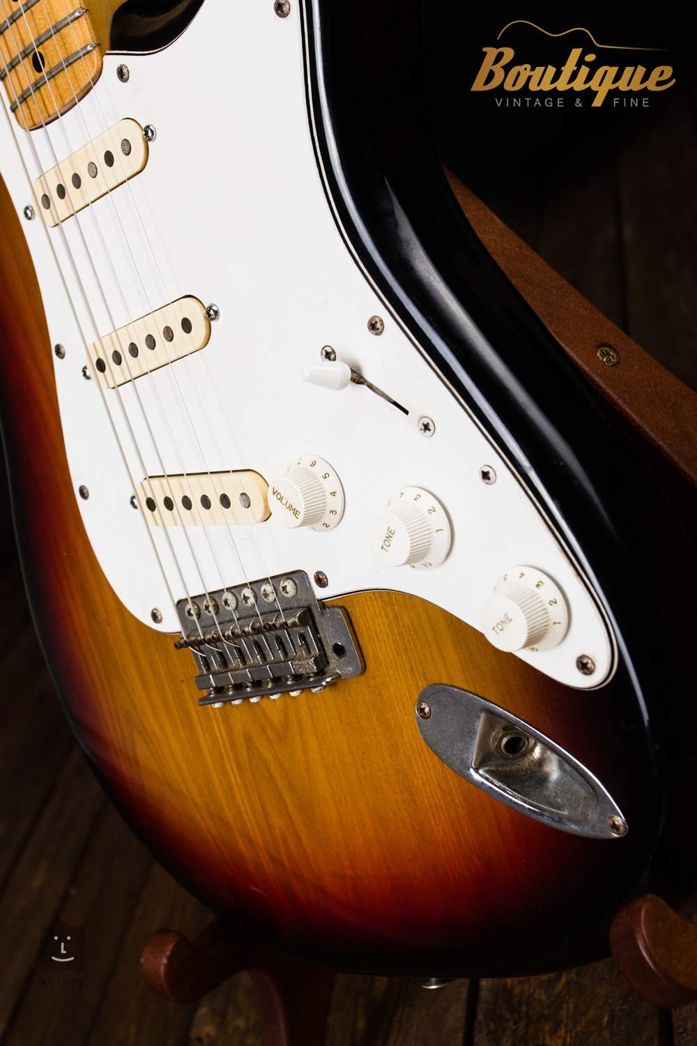 FERNANDES 1977 Stone logo Stratocaster Gitara elektryczna